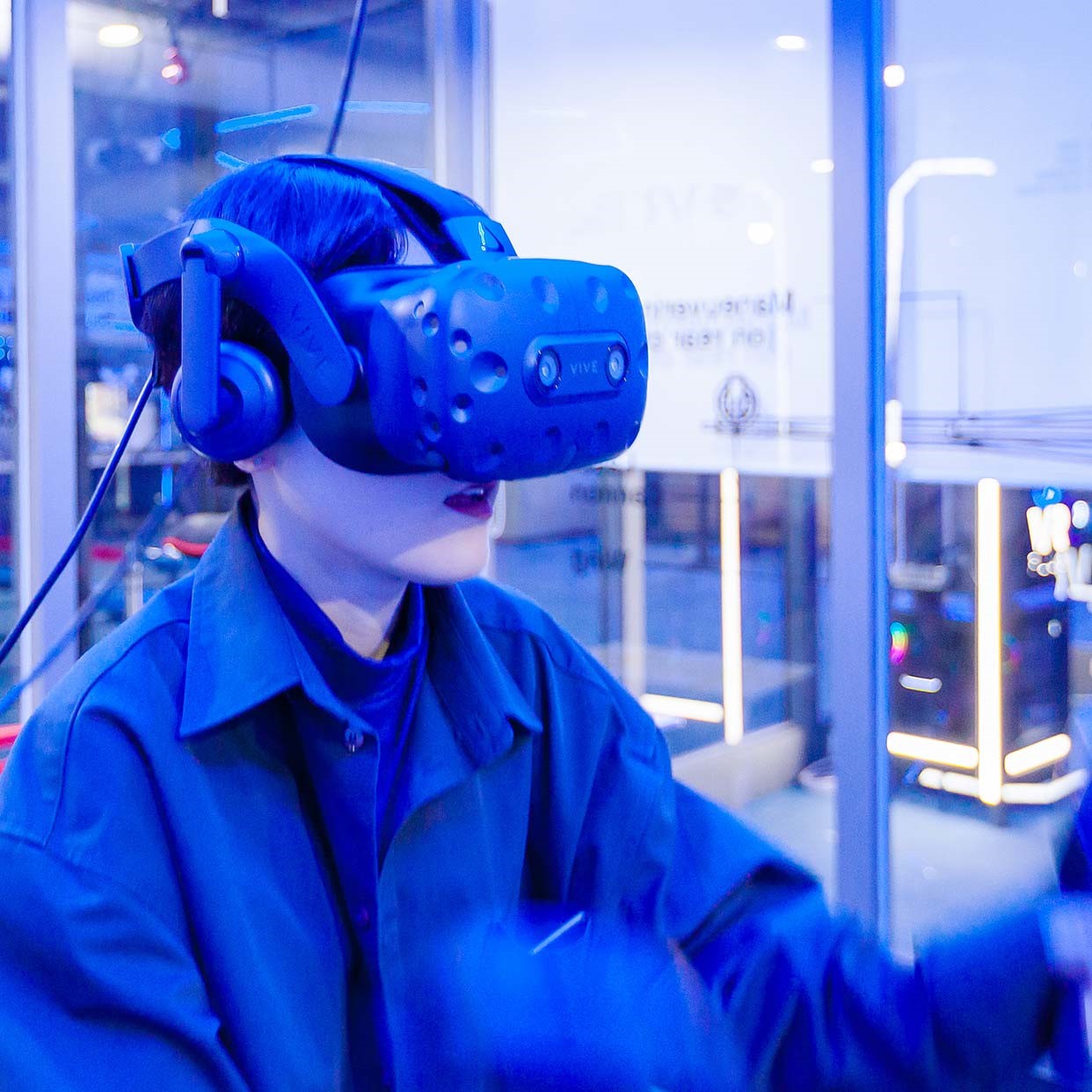 캠프VR 부산남포점 > VR체험존 - V2R타임즈