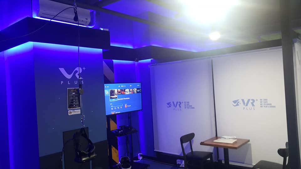 VR플러스 카페 이천점 > VR체험존 - V2R타임즈
